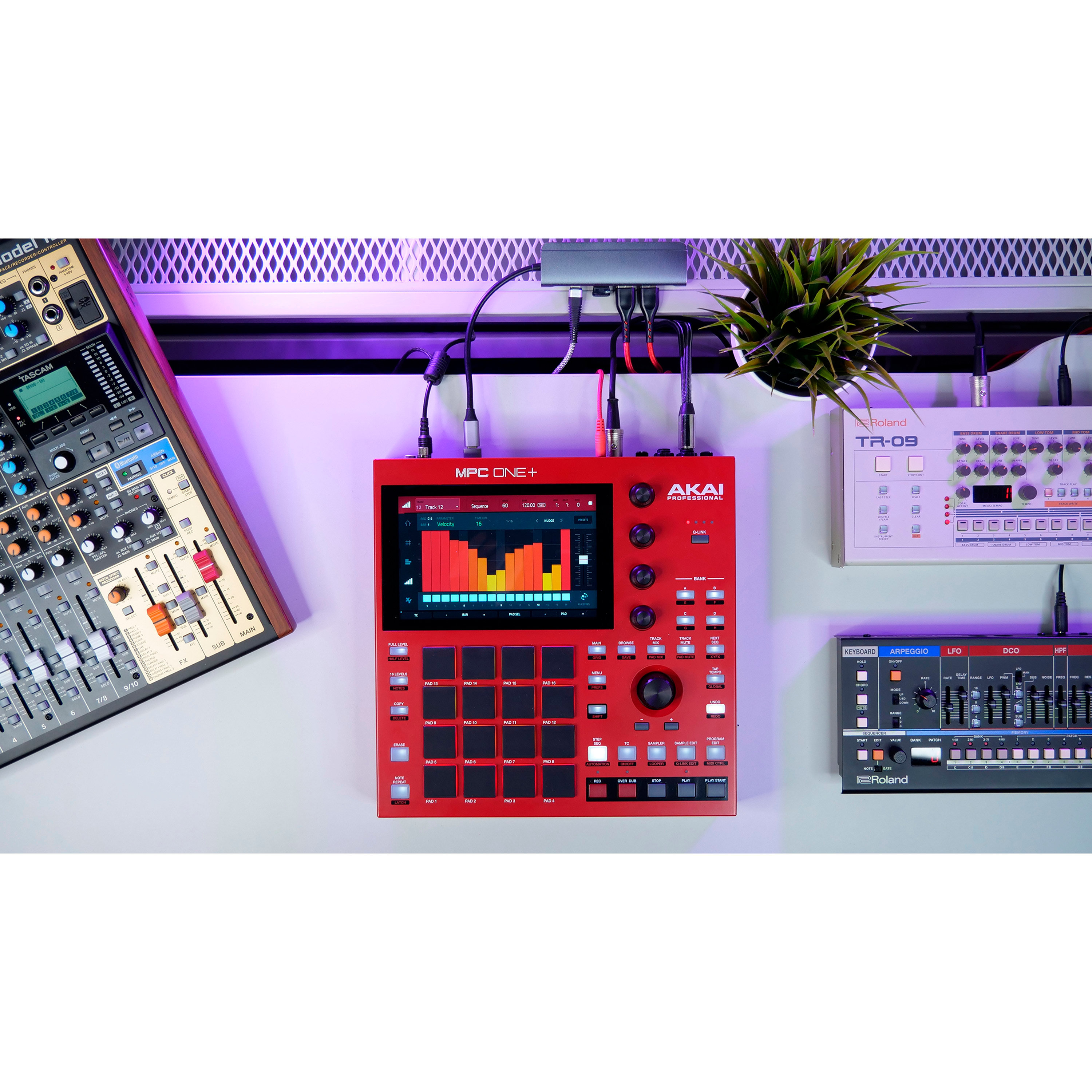 Akai MPC One+ - Sampler / grooveBox Univers Sons