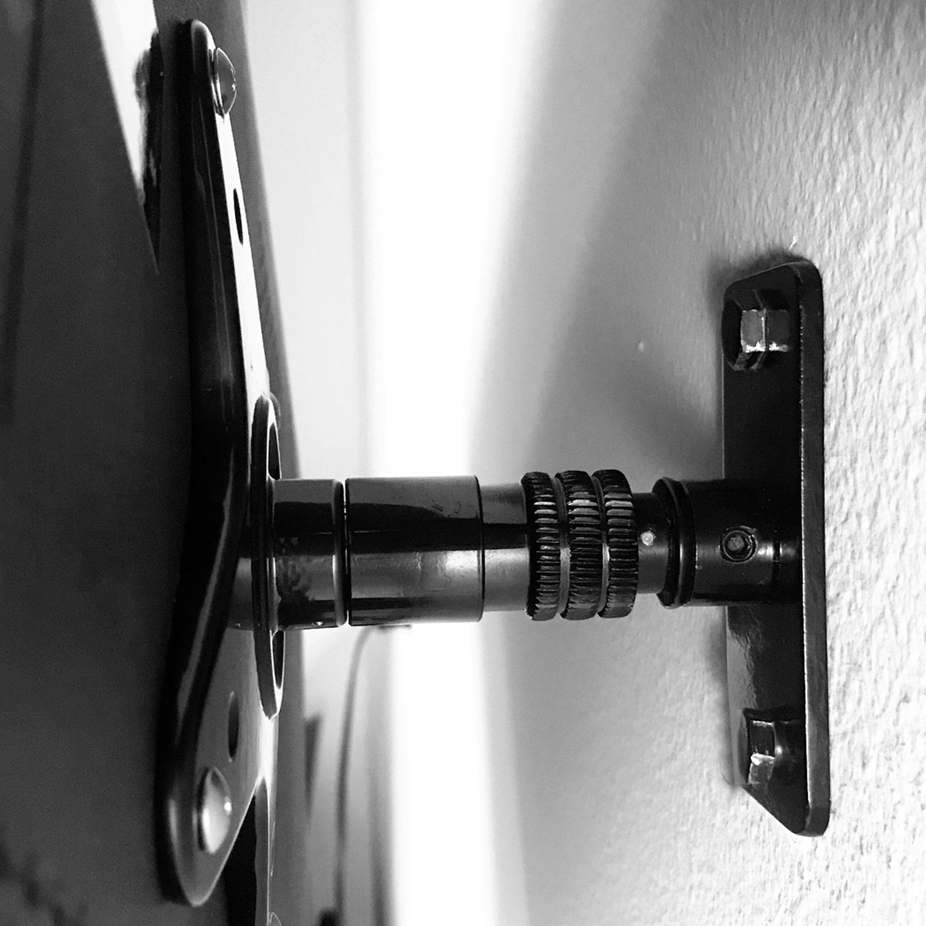 Triad-Orbit IO-WSP IO-Equipped Wall Stud Mount - Accessoires pieds de ...